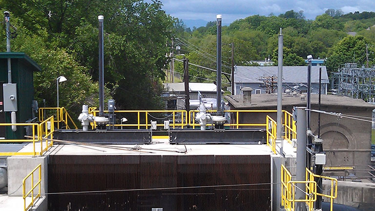 Screw Stem Hoists | Electric Actuator Hoists | Steel Fab Inc.